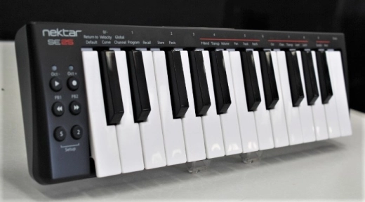 Gear Hunter | Nektar - SE25 Compact MIDI Controller Keyboard