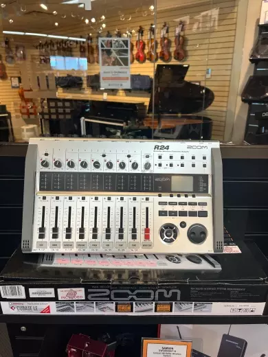 Gear Hunter | Zoom - R24