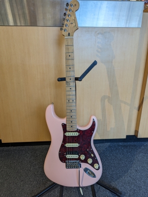 Gear Hunter | Fender Player Strat - Shell Pink