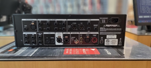 Gear Hunter | Line 6 - HELIX-RACK