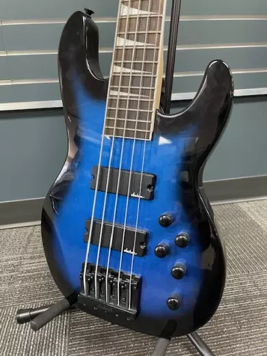 Gear Hunter | Jackson JS3V Bass - Metallic Blue Burst