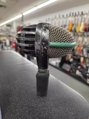 Gear Hunter | AKG - D112