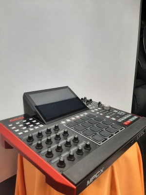 Gear Hunter | Akai - MPC X