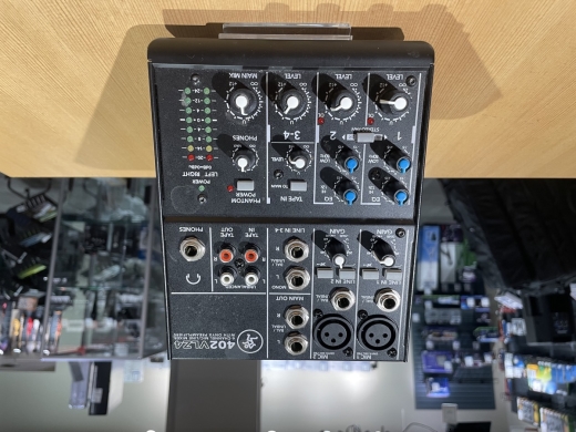 Gear Hunter | Mackie - 402-VLZ4