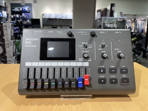 Gear Hunter | Zoom - R12 ZOOM