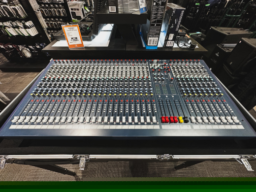 Gear Hunter | Soundcraft LX7II 32 CH