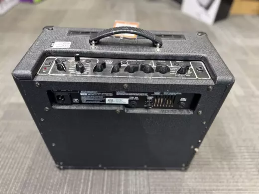 Gear Hunter | Vox AD30VT Hybrid Modeling Guitar Combo Amp