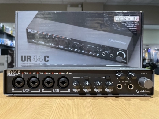 Gear Hunter | Steinberg - UR44C