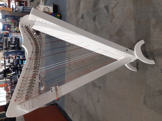 Gear Hunter | Grand Harpsicle Electro-Acoustic Lever Harp White