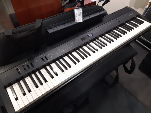 Gear Hunter | Roland - FP-60-BK