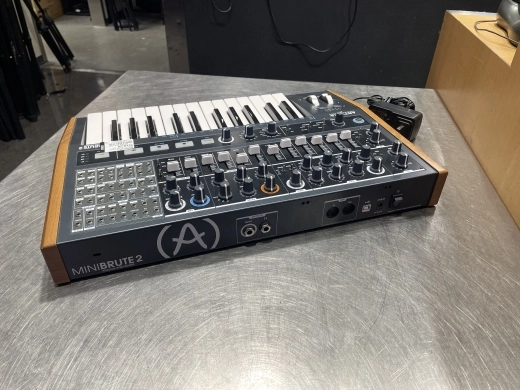 Gear Hunter | Arturia - MINIBRUTE 2