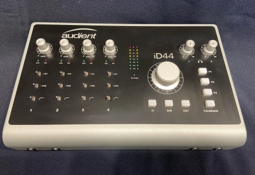 Gear Hunter | Audient - ID44