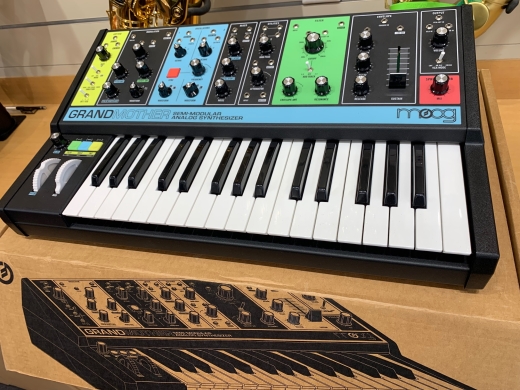 Gear Hunter | Moog - MOD-GRAND-01