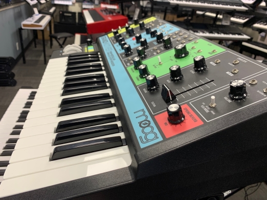 Gear Hunter | Moog - MOD-GRAND-01