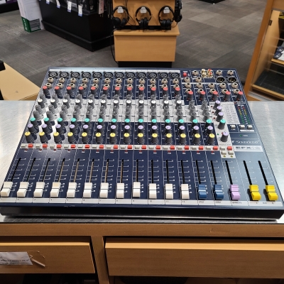 Gear Hunter | Soundcraft - EFX12
