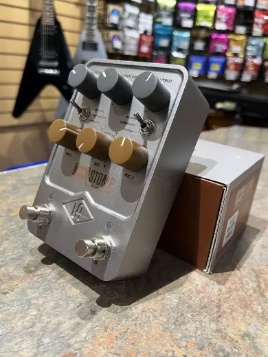 Gear Hunter | Universal Audio - UAFX OX Stomp Dynamic Speaker Emulator