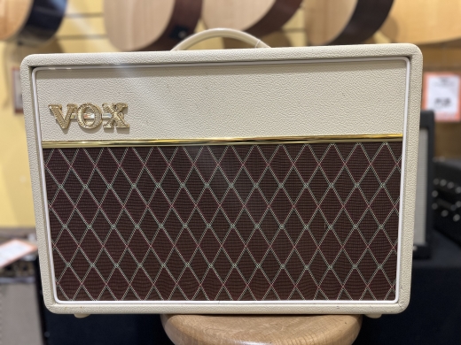Gear Hunter | VOX - AC10C1 CREAM BRONCO
