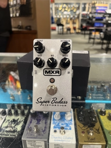 Gear Hunter | MXR - M-75 SUPER BADASS DISTORTION