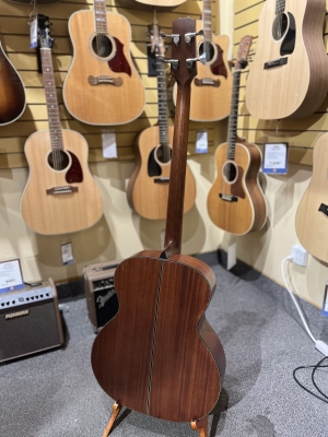 Gear Hunter | Vester Acoustic Bass