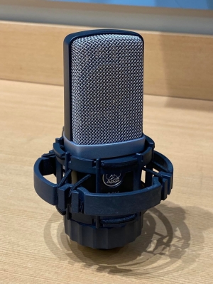 Gear Hunter | AKG - C214 AKG