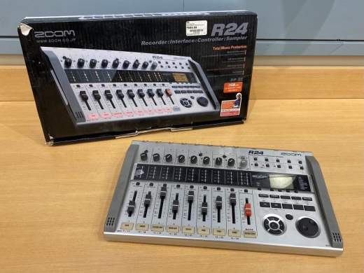 Gear Hunter | Zoom - R24