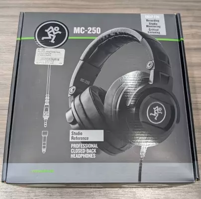 Gear Hunter | Mackie - MC-250 Professional Closed-back Headphone