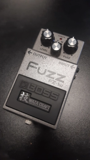Gear Hunter | BOSS WAZA ANALOG FUZZ