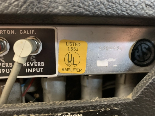 Gear Hunter | FENDER 1976 DELUXE REVERB (BLACK PANEL MODDED)