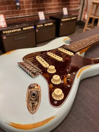 Gear Hunter | Vintage V6 ICON STRAT