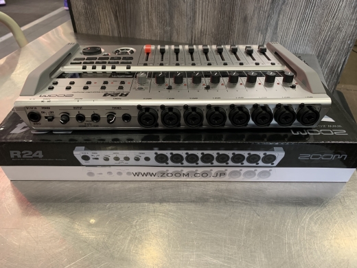 Gear Hunter | Zoom - R24