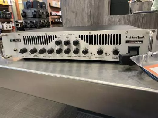 Gear Hunter | FENDER 800 PRO HEAD