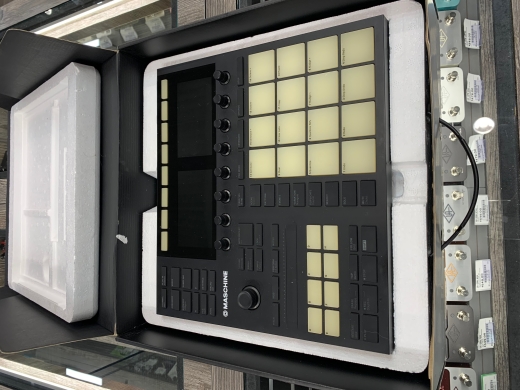 Gear Hunter | Native Instruments - Maschine MK3 Music Production System