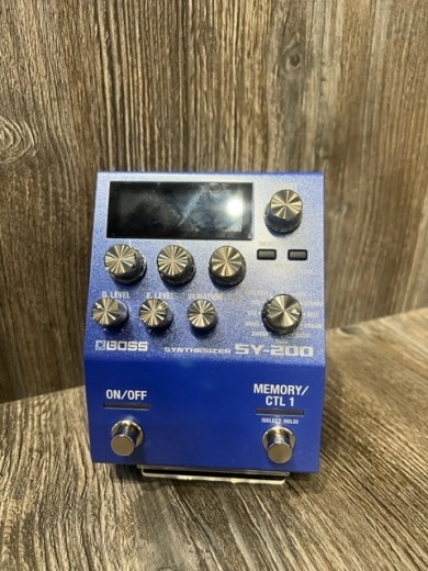 Gear Hunter | BOSS - SY-200 - Guitar Synthesizer