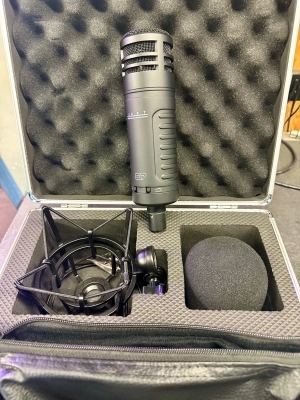 Gear Hunter | ART Pro Audio - D7 ART