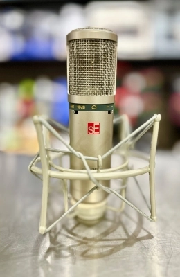 Gear Hunter | sE 2200a condenser mic