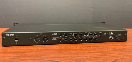 Gear Hunter | Tascam - US-16X08