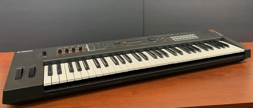 Gear Hunter | Yamaha - MX61 BK