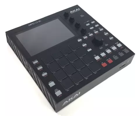 Gear Hunter | Akai - MPC ONE Standalone Music Production Centre