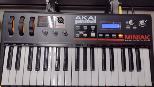 Gear Hunter | Akai Miniak Synth