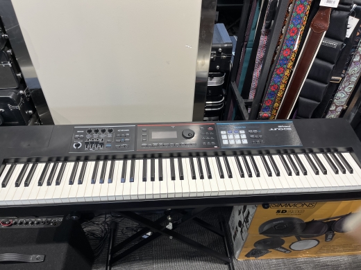 Gear Hunter | Roland - JUNO-DS 88