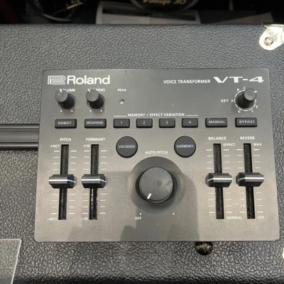 Gear Hunter | Roland - VT-4