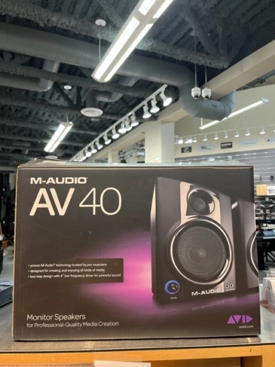 Gear Hunter | M-Audio - AV-40 MKII