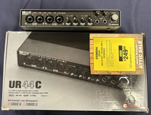 Gear Hunter | Steinberg - UR44C