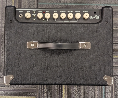 Gear Hunter | Fender - Rumble 40 - Rumble Series 40 Watt Bass Amp