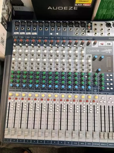 Gear Hunter | Soundcraft - SIGNATURE 16