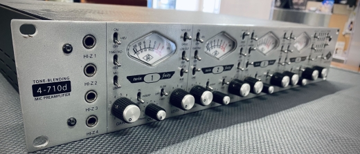 Gear Hunter | Universal Audio - 4-710D