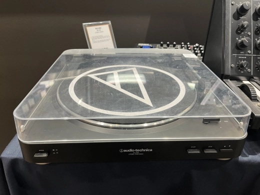 Gear Hunter | AT CONSUMER TURNTABLE - BLACK