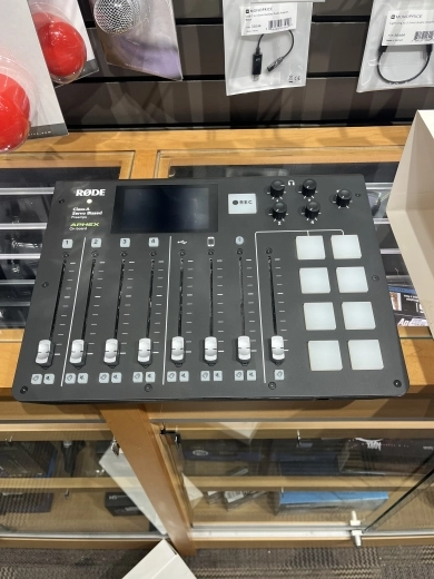 Gear Hunter | Rode - RODECASTER PRO