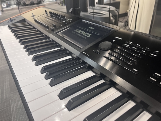 Gear Hunter | korg Kronos 73 Key Workstation