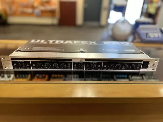 Gear Hunter | BEHRINGER ULTRAFEX PRO (5)